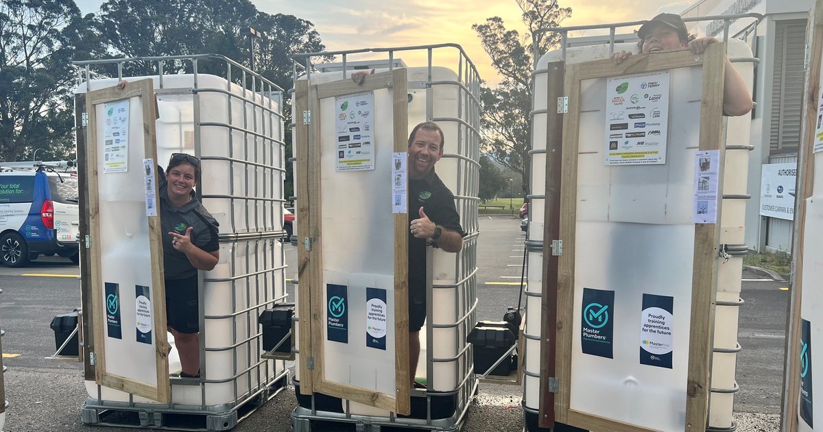 Emma wins national plumbing scholarship and other awards - Masterlink